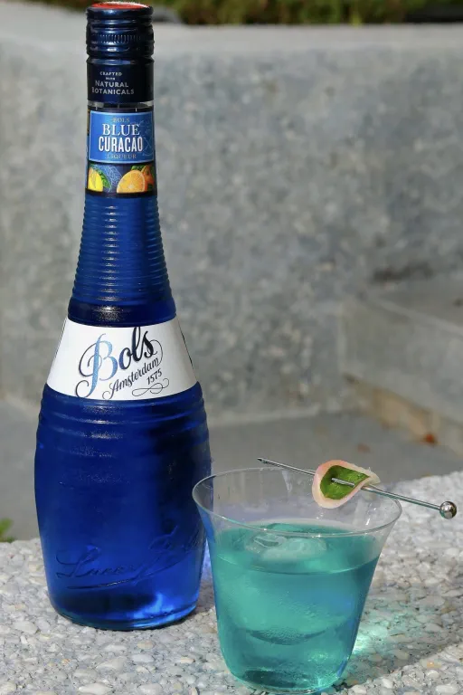 Paradise Fizzical Cocktail Recipe | Master Bartender