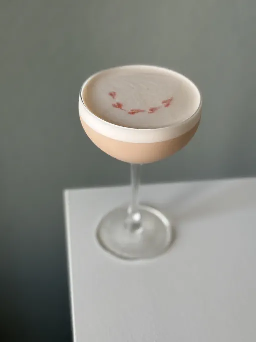 Peach Obsession Cocktail Recipe | Discerning Drinker